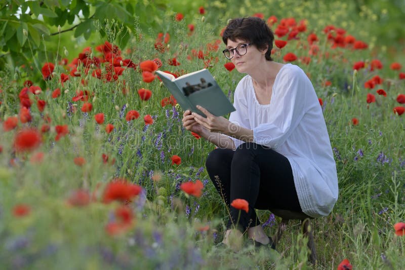 Woman with Red Poppy Flowers Stock Image - Image of elegance, poppy ...