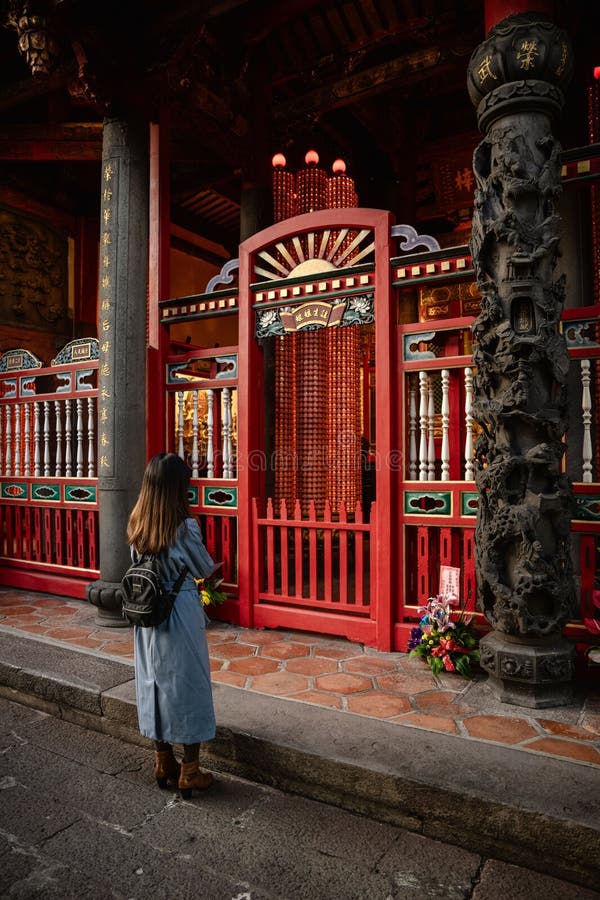 Woman Praying at Longshan Temple Editorial Stock Image - Image of ... Woman Praying at Longshan Temple Editorial Stock Image - Image of ...