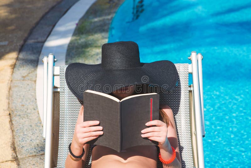 Woman reading a book stock photo. Image of intelligent - 92651078