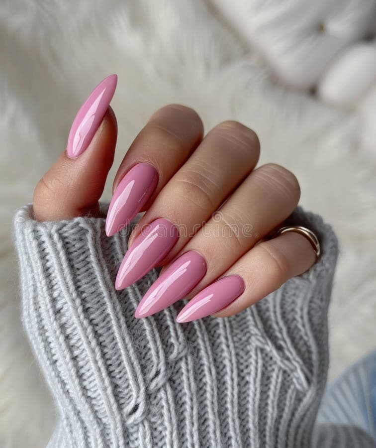 Woman& X27;s Hand Holding Pink Nails Stock Illustration - Illustration ...