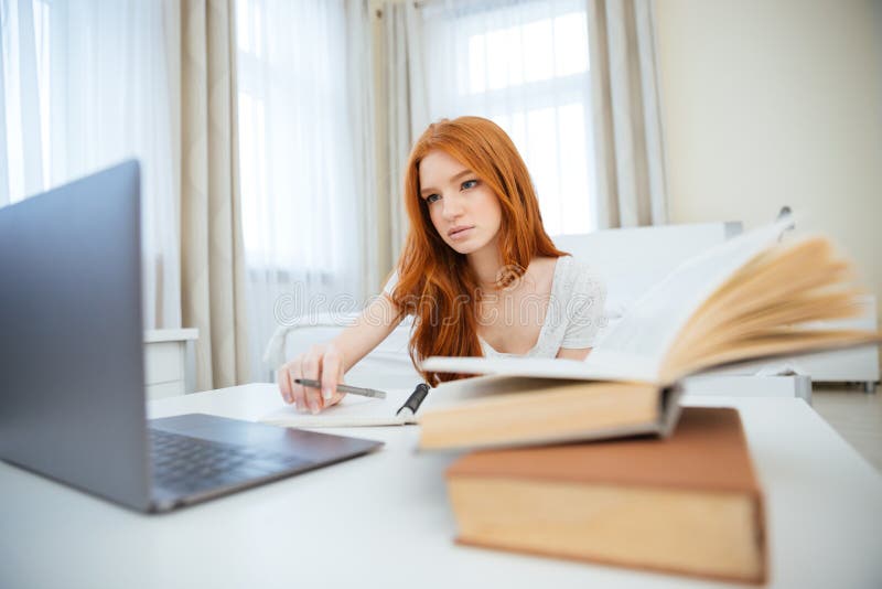 280+ Computer homework woman Free Stock Photos - StockFreeImages