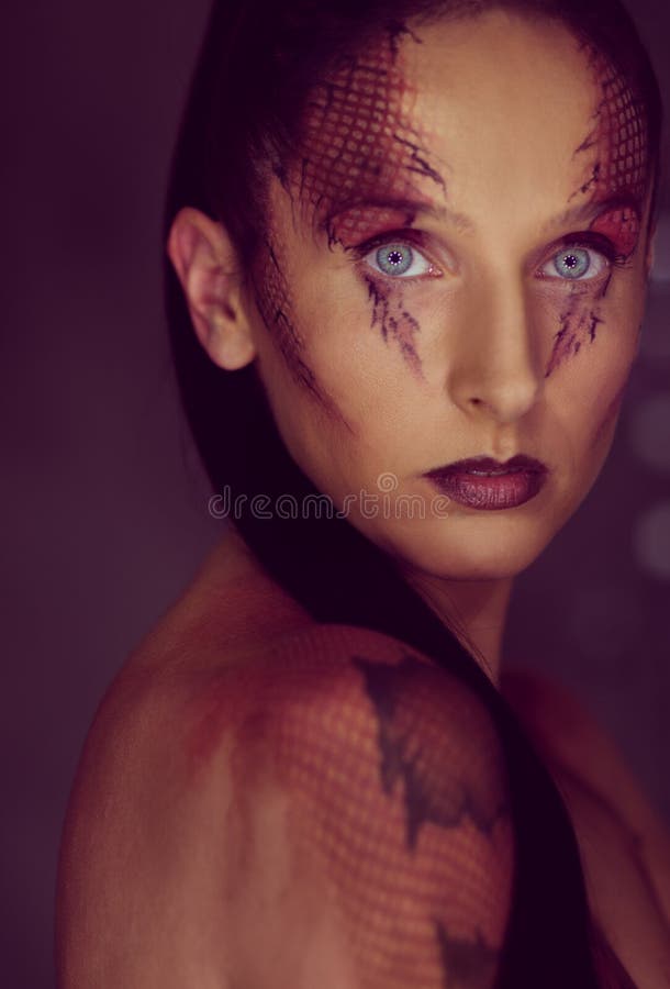 Snake Scales Makeup