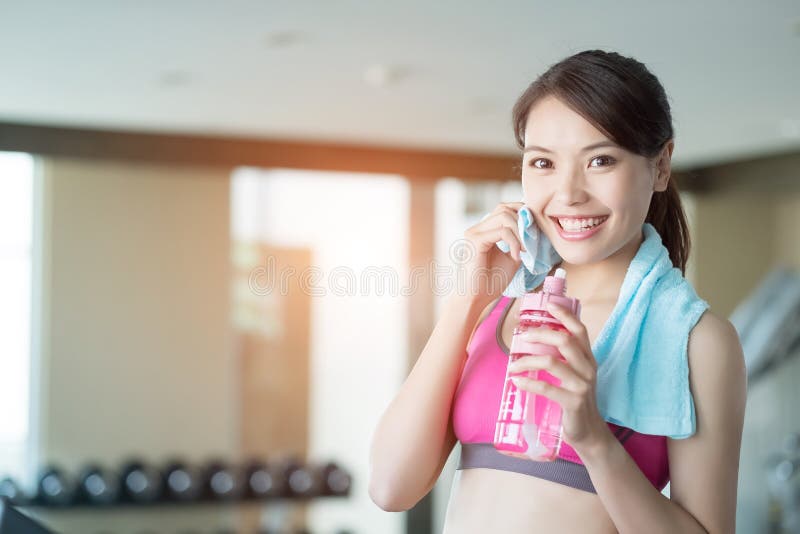 Woman stand on treadmill stock image. Image of recreation - 91330121