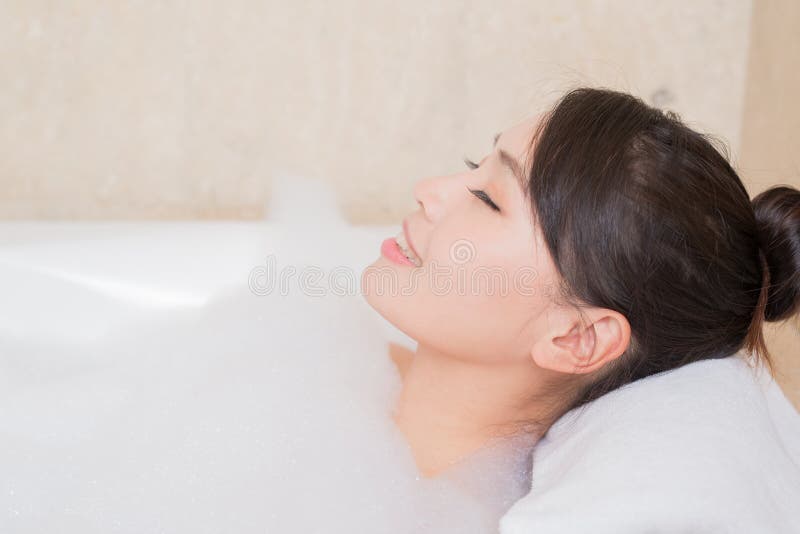 Woman take the bath stock image. Image of cleansing, head - 92055669