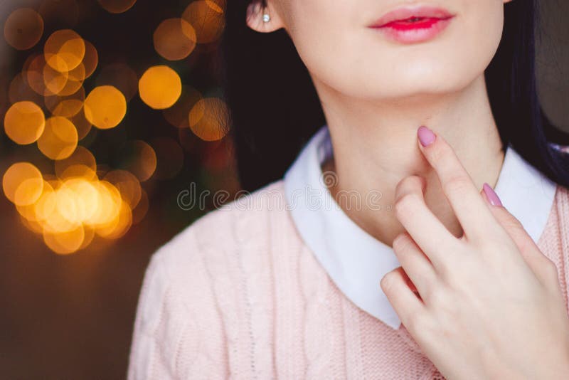 Woman Touching Neck Picture. Image: 112301647