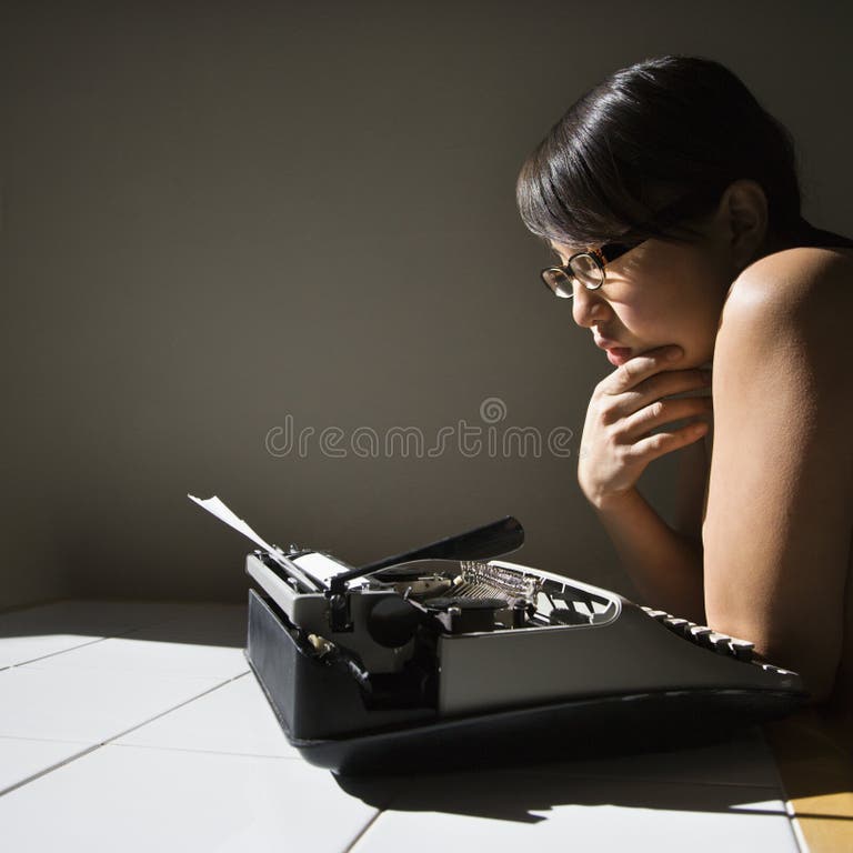 866 Young Beautiful Woman Typing Typewriter Stock Photos - Free ...