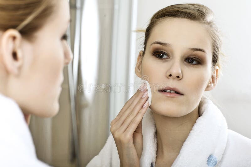 Woman Using Dabber, Portrait, Close-up Stock Photo - Image of ...
