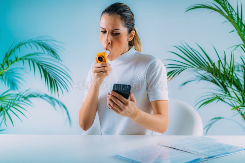 Spirometry. Using Spirometer and Smart Phone Stock Photo - Image of ...