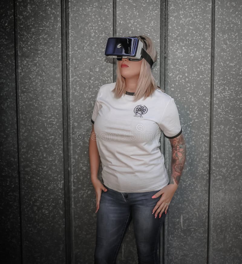 Woman Wearing Vr Goggles Photo Picture Image 111545435