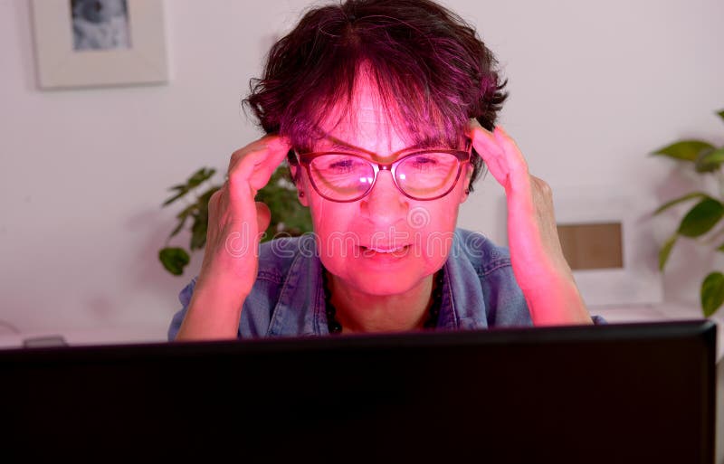 Woman at Work with Computer Suffering Painful Headache Stock Photo ...