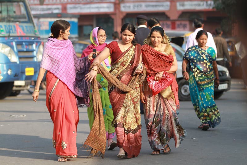 Womans indios foto editorial. Imagen de asia, tela, retrato - 18447686