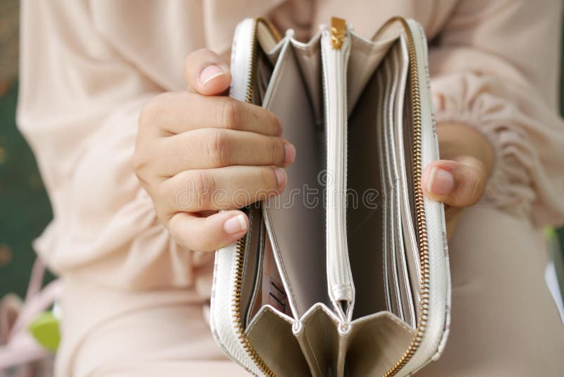 Women Hand Open an Empty Wallet Stock Photo - Image of savings, showing ...