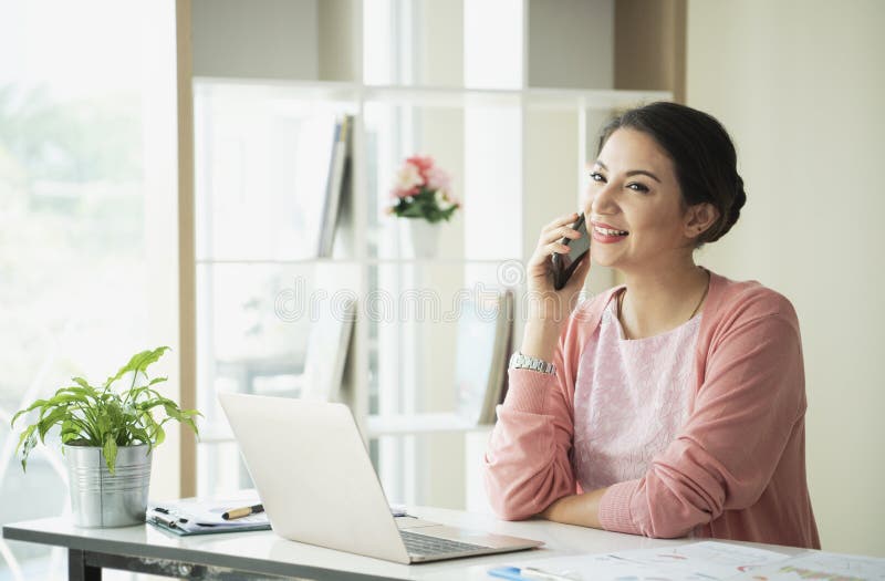 32,411 Happy Customer Desk Stock Photos - Free & Royalty-Free Stock ...