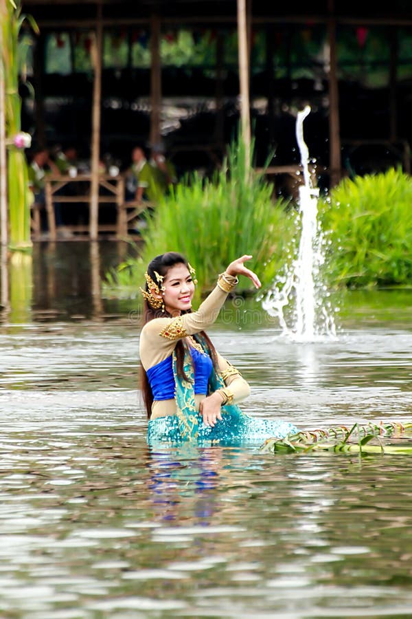 Thailand Women Performing Dance on the Water. Editorial Stock Image ...