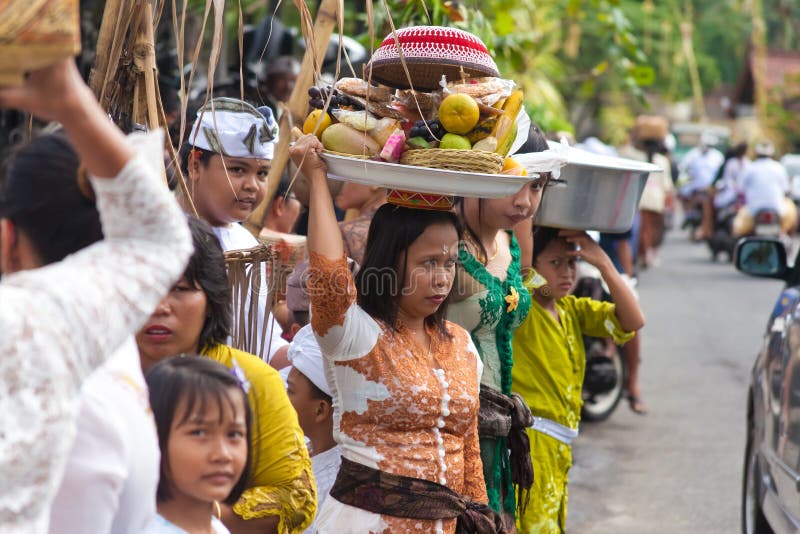 Women and offerings editorial photography. Image of decoration - 24474492