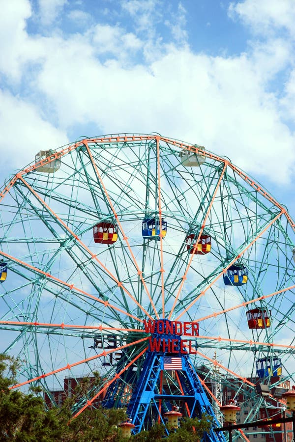 Wonder Wheel editorial stock photo. Image of island, world - 20449668