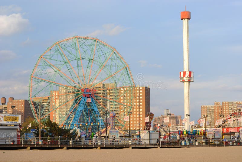 Wonder Wheel Amusement Park Editorial Stock Image - Image of york, tall ...