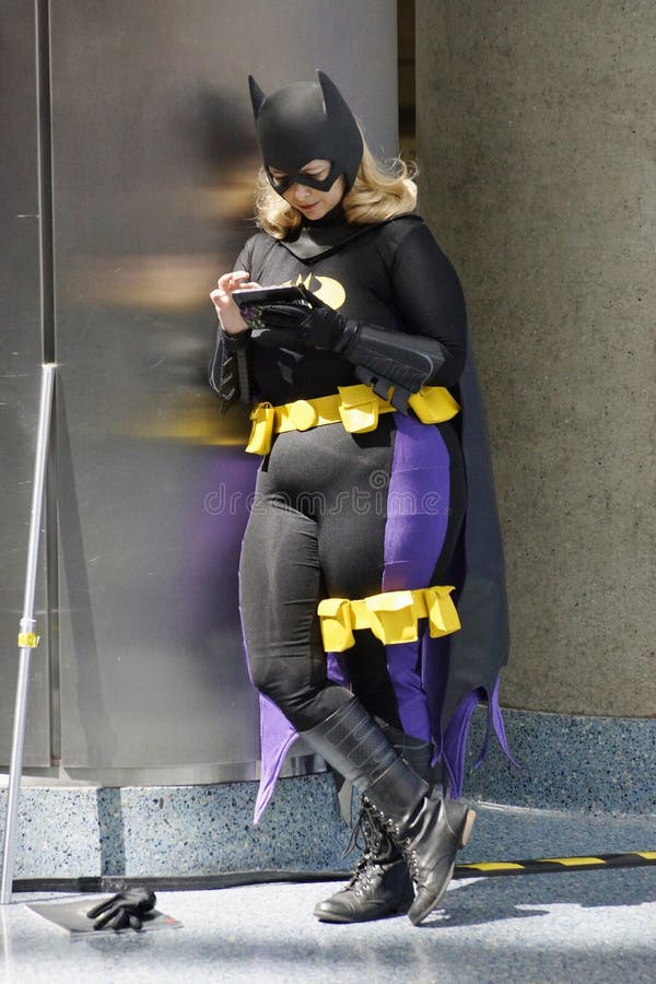 2016 03-25 Wondercon editorial image. Image of center - 69002050