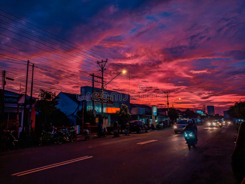 Wonderful sky of sunset editorial photo. Image of city - 206818186
