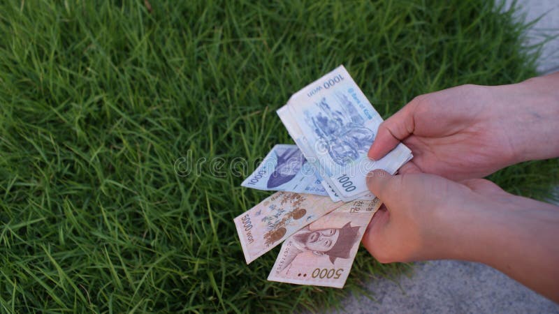 Moneda coreana de los wons imagen de archivo. Imagen de negocios - 88825077