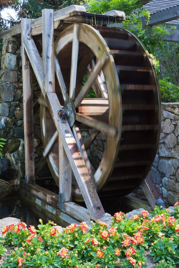Wood Spin Water Wheel stock photo. Image of america, canada - 16532534