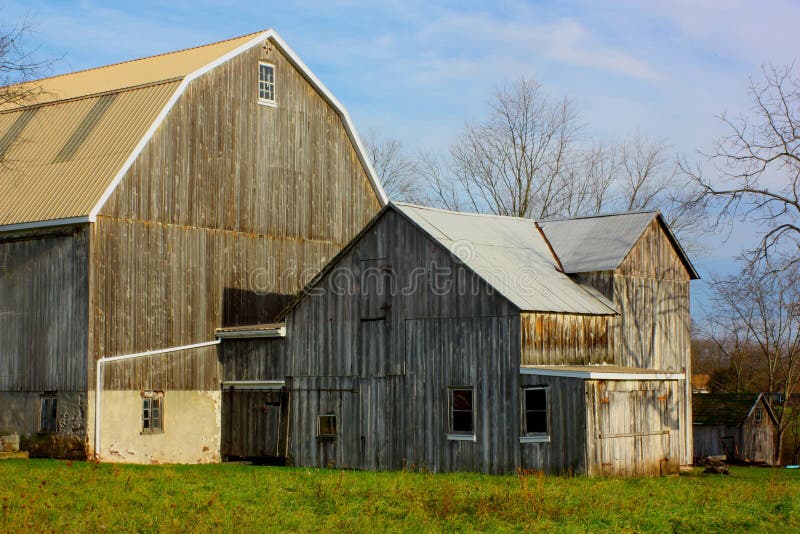 Wooden Barn stock photo. Image of fall, wood, barn, farms - 22420578