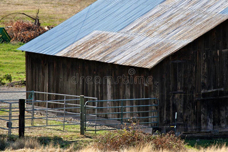 Wooden barn in countryside stock photo. Image of wood - 7303808