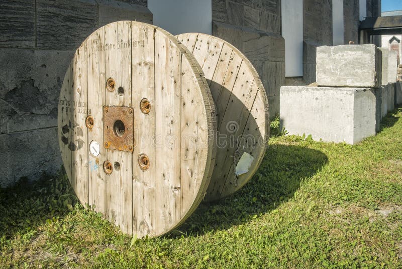 Big Wooden Cable Wheel Roll Stock Image - Image of cable, circle: 78490703