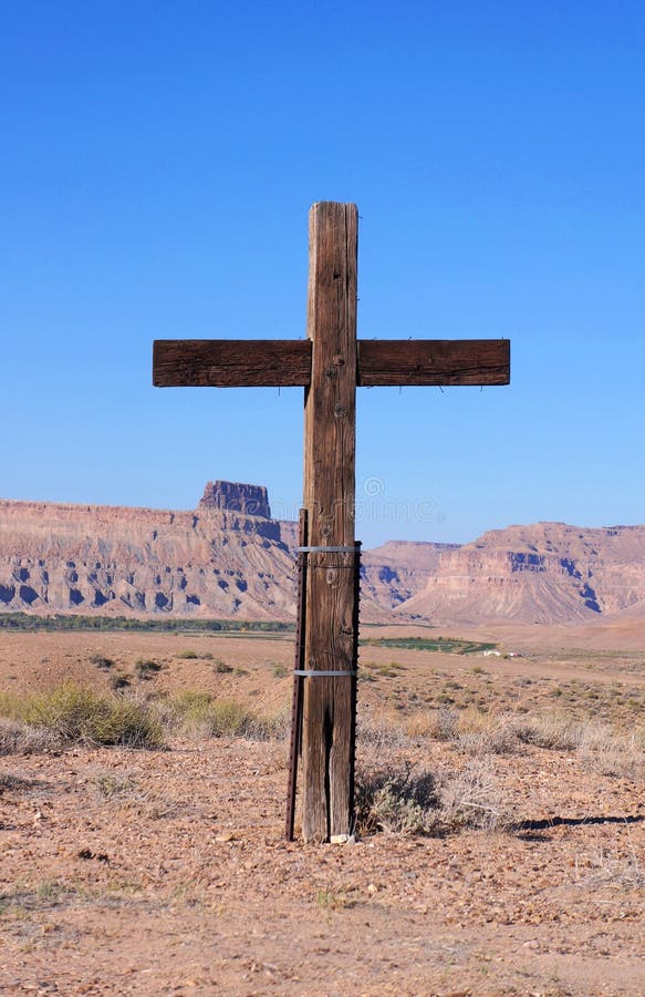 1,300+ Wooden cross Free Stock Photos - StockFreeImages