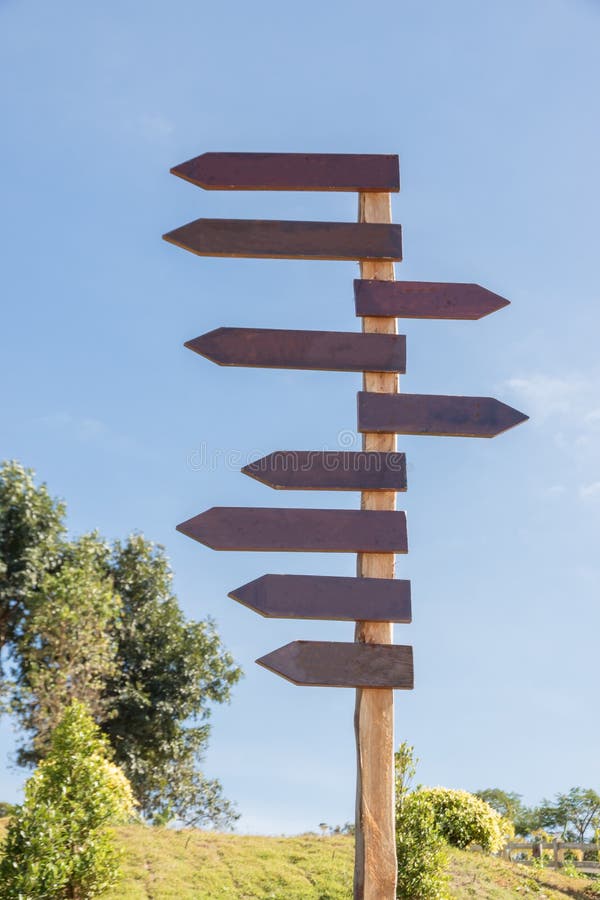 Wooden Arrow Sign Post Road Signpost Isolated Stock Photos - Download ...