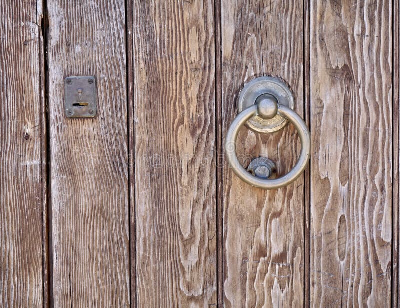 Wooden Door Bronze Handle Closeup Stock Image - Image of antique, doors ...