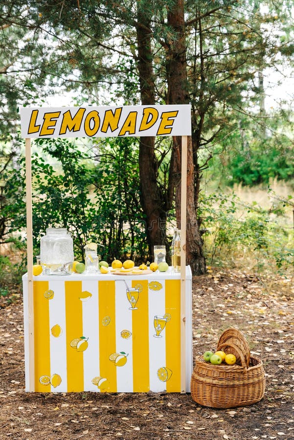 Wooden Lemonade Stand in Park Stock Photo - Image of glassware, natural ... Wooden Lemonade Stand in Park Stock Photo - Image of glassware, natural ...
