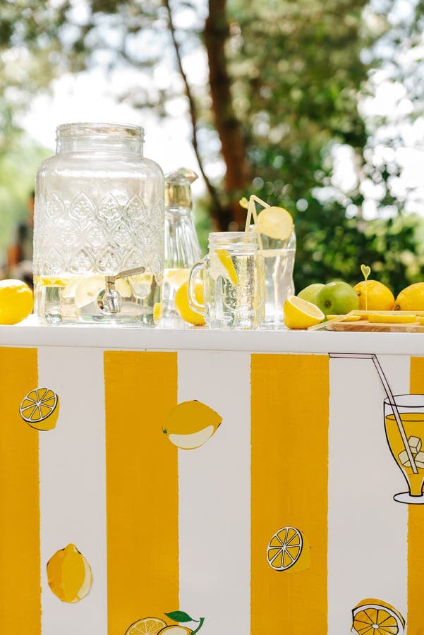 Wooden Lemonade Stand in Park Stock Photo - Image of lemon, citrus ... Wooden Lemonade Stand in Park Stock Photo - Image of lemon, citrus ...