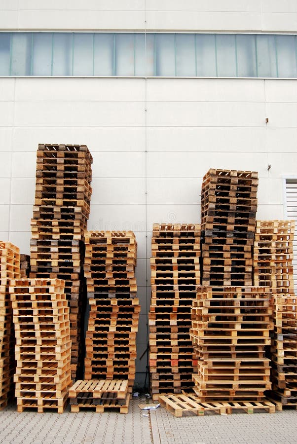 Wooden pallet stock image. Image of outdoor, stockpile - 13932743