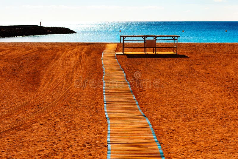 Wooden Pathway Leading To Ocean on a Sandy Beach Stock Image - Image of ...