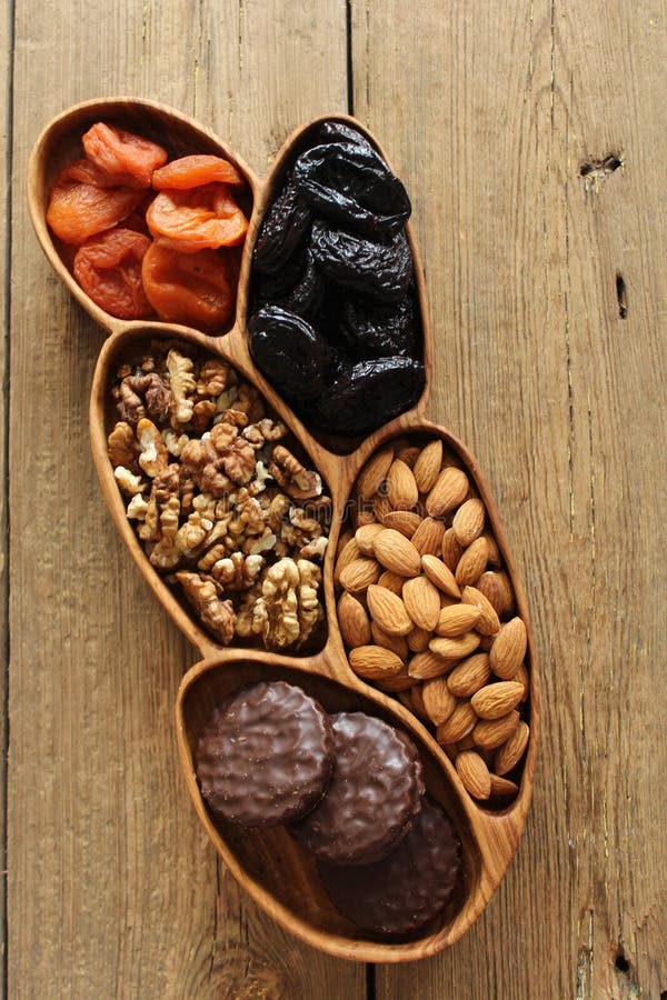 Wooden plate a spikelet stock photo. Image of food, meal - 231387082