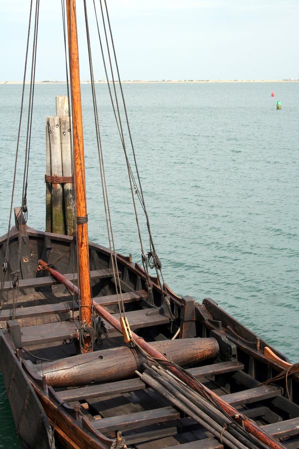 Wooden Sailboat Rail & Rigging Stock Photo - Image of marine, belaying ...