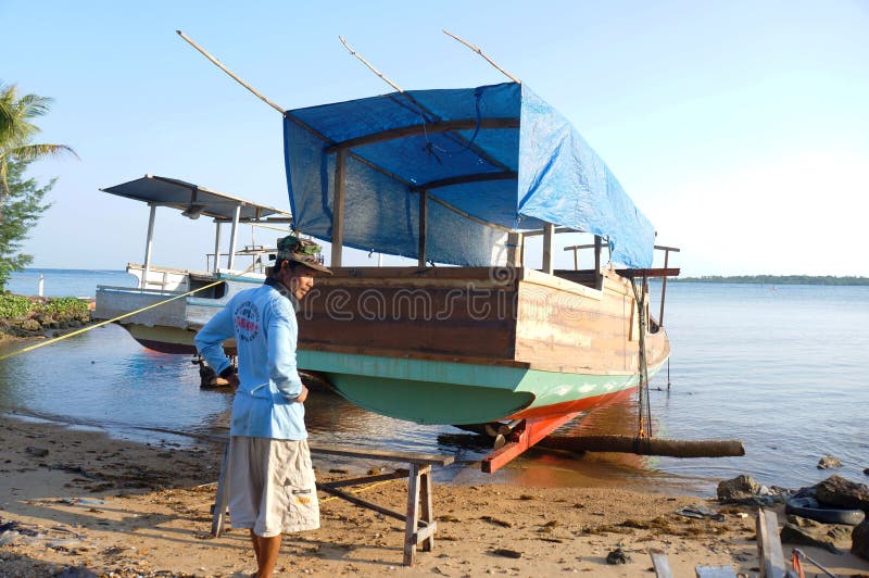 Wooden ship editorial image. Image of water, island, jepara - 65028520