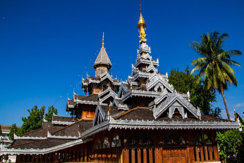 Wooden temple building editorial stock photo. Image of garden - 47111733