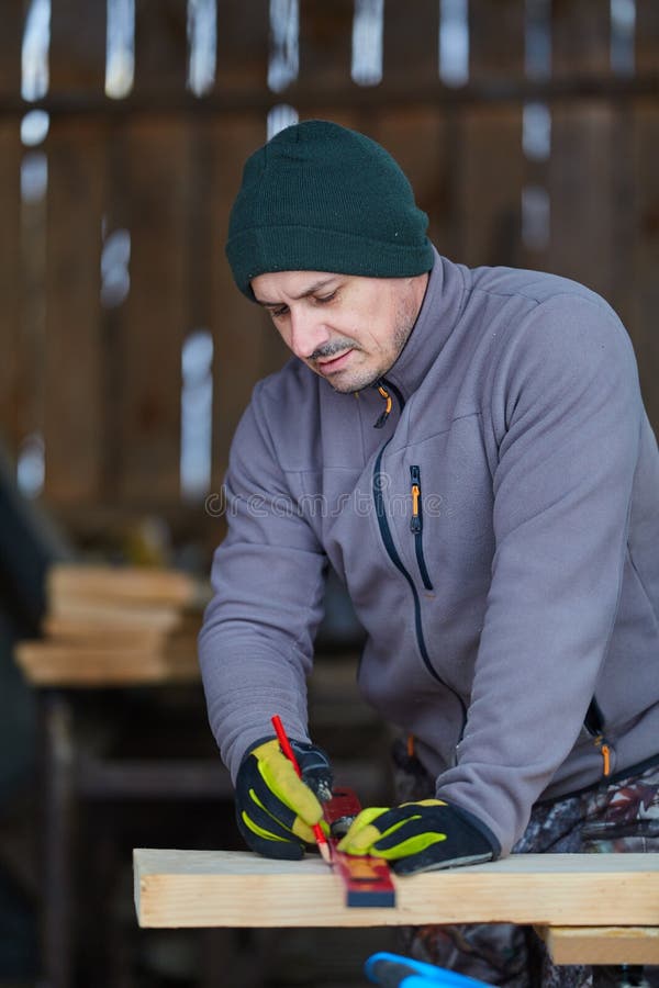 Woodworker Drawing Cutting Lines Stock Image - Image of carving, pencil ...