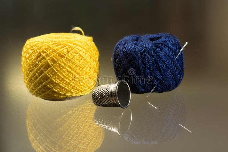 Woolen Thread Needle and Thimble Stock Image - Image of tailor, woolen ...