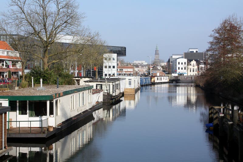 Woonboten redactionele foto. Image of architectuur, levensonderhoud ...