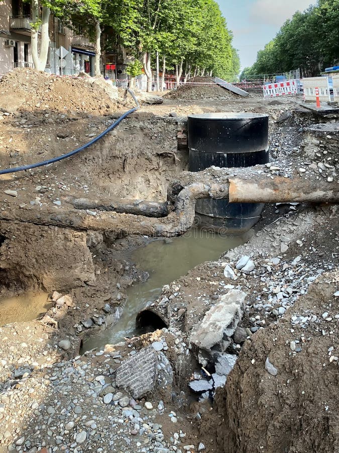 The Work of Utilities To Replace the Water Supply System in the City ...