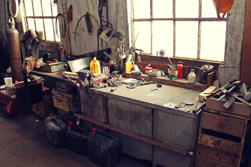 Workshop: Disorganized Bench Stock Photo - Image of chaos, plug: 18566290