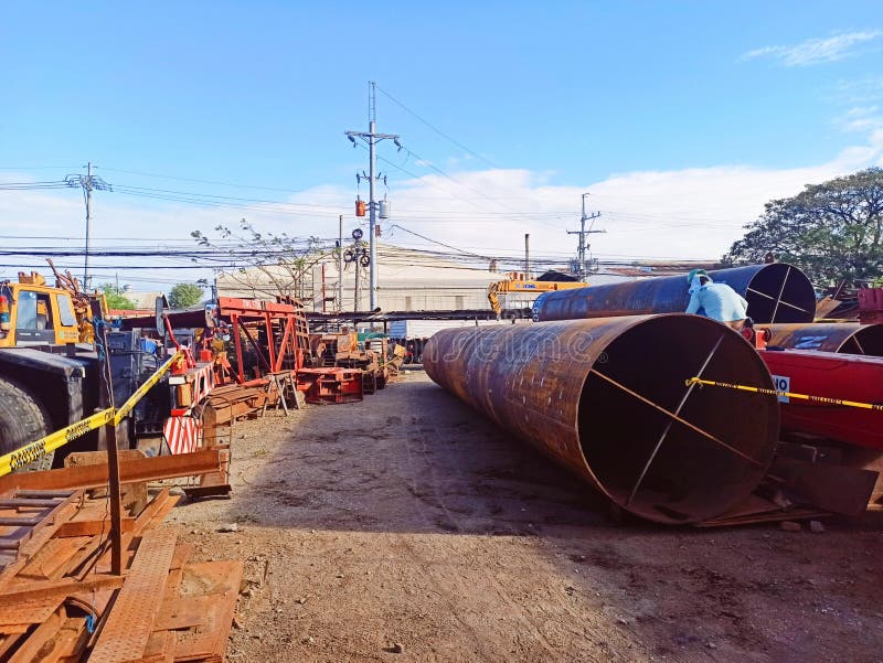 Worker Cleaning the Circular Beam Alone Editorial Photography - Image ...