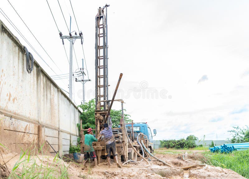 Worker Connect Iron Pipe for Drill Down Underground Editorial Stock ...