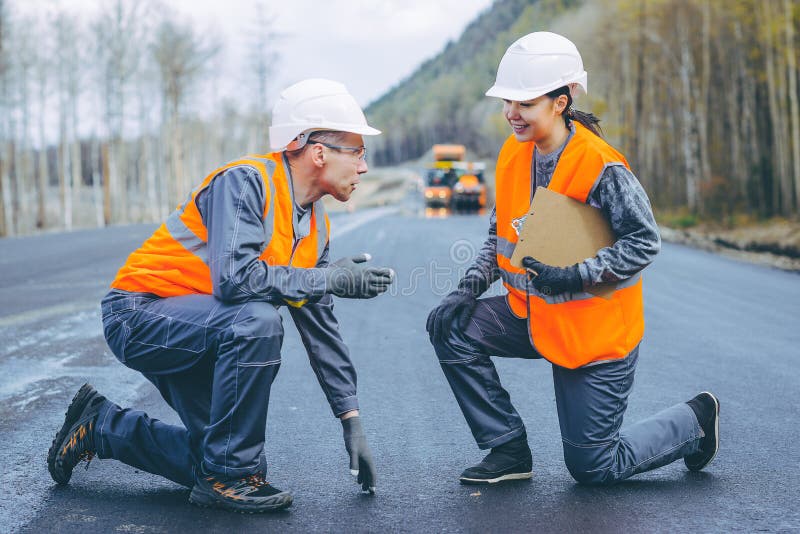 Worker construction build stock photo. Image of construction - 100885184