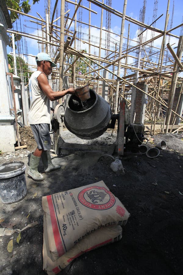 Worker editorial image. Image of solo, construct, cement - 40536630