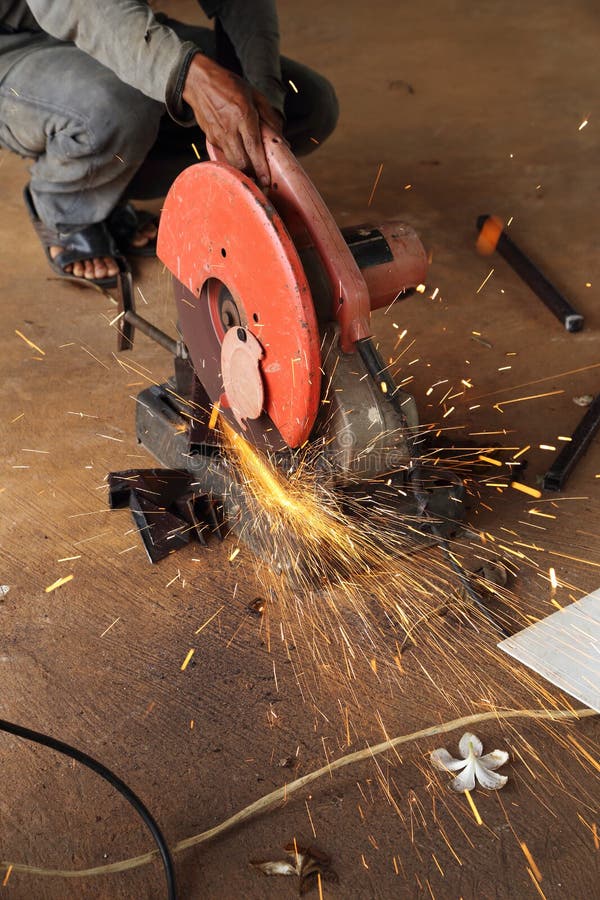 Worker Cutting Metal and Spark Stock Image - Image of cutting, mill ...