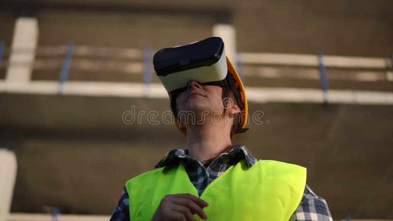 A Worker Effectively Using Advanced Virtual Reality Technology on a Modern Construction Site ...